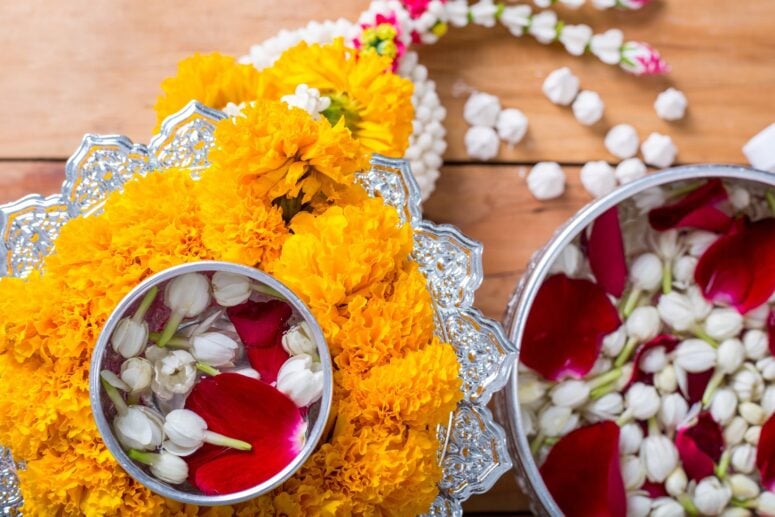 Important Flowers in Buddhism: Meaning of Lotus, & More